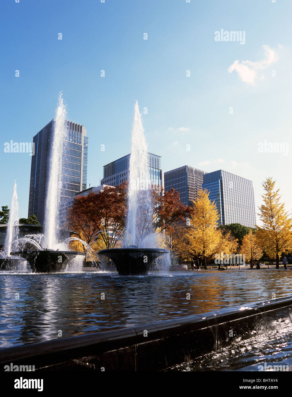 Wadakura Fountain Park, Chiyoda, Tokyo, Japan Stock Photo - Alamy