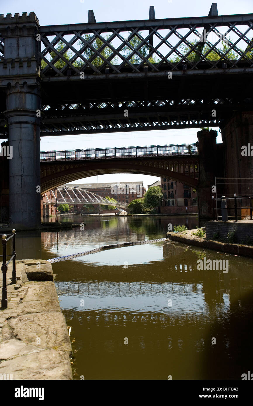 Castlefield canal basin and Urban Heritage Park in Manchester Stock ...