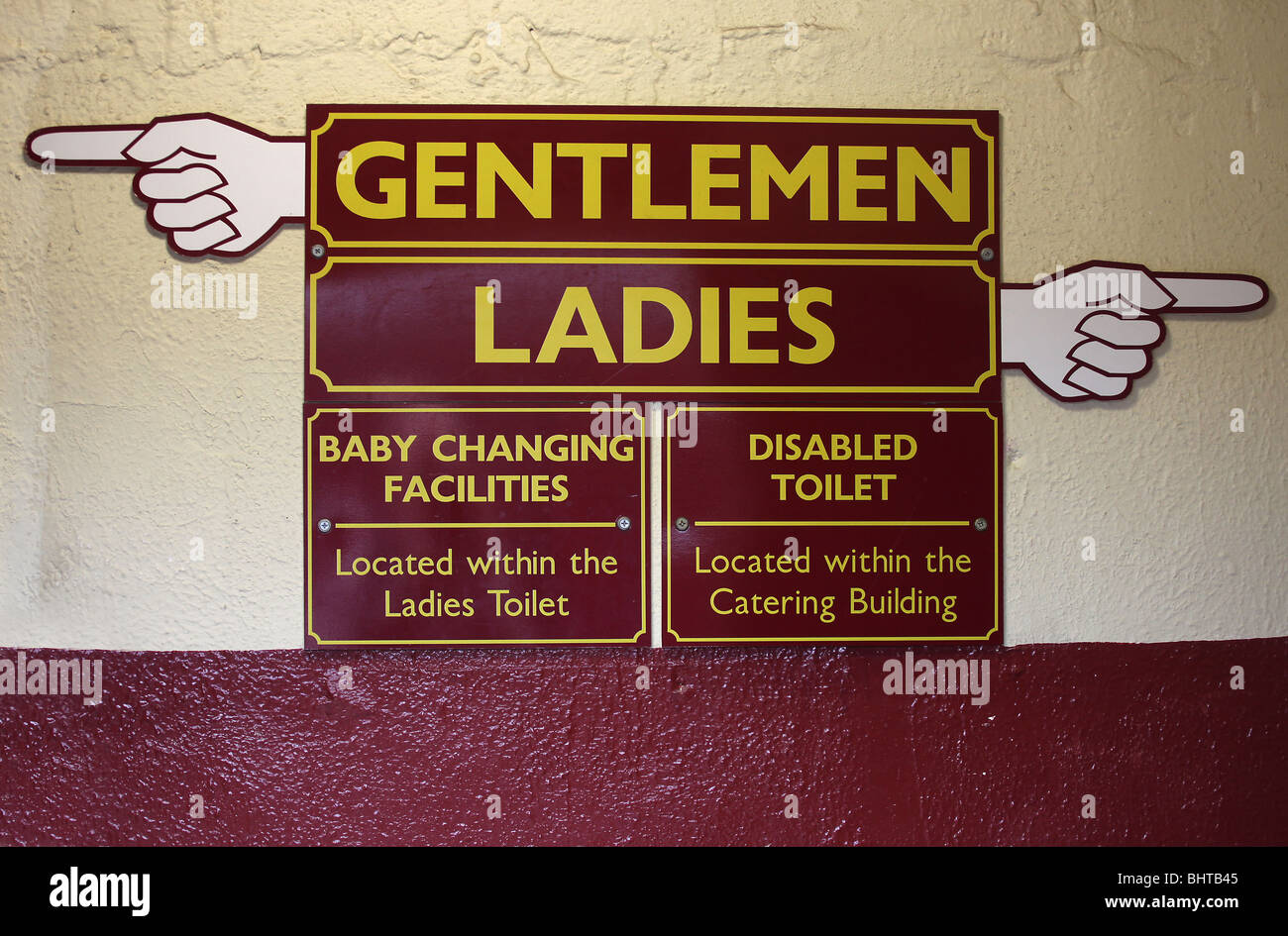 Toilet sign hi-res stock photography and images - Alamy