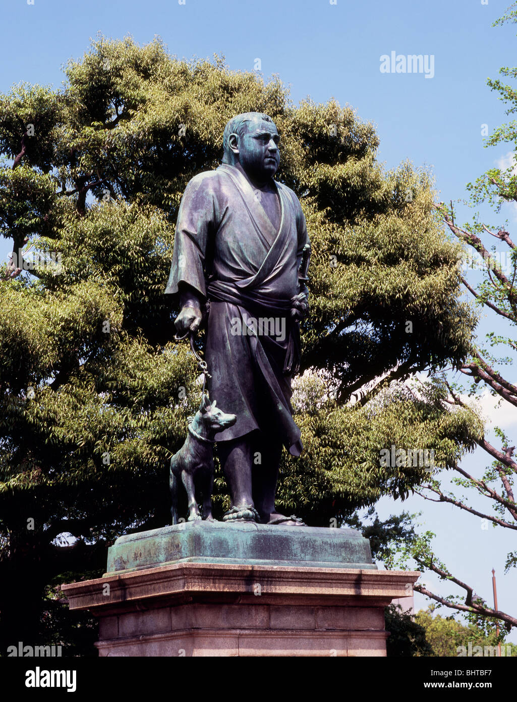 Saigo takamori statue hi-res stock photography and images - Alamy