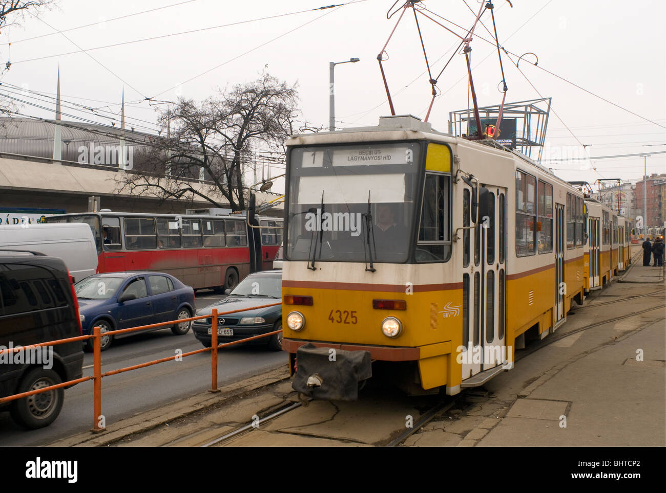 Trams, bus and traffic in Budapest, Hungary Stock Photo - Alamy