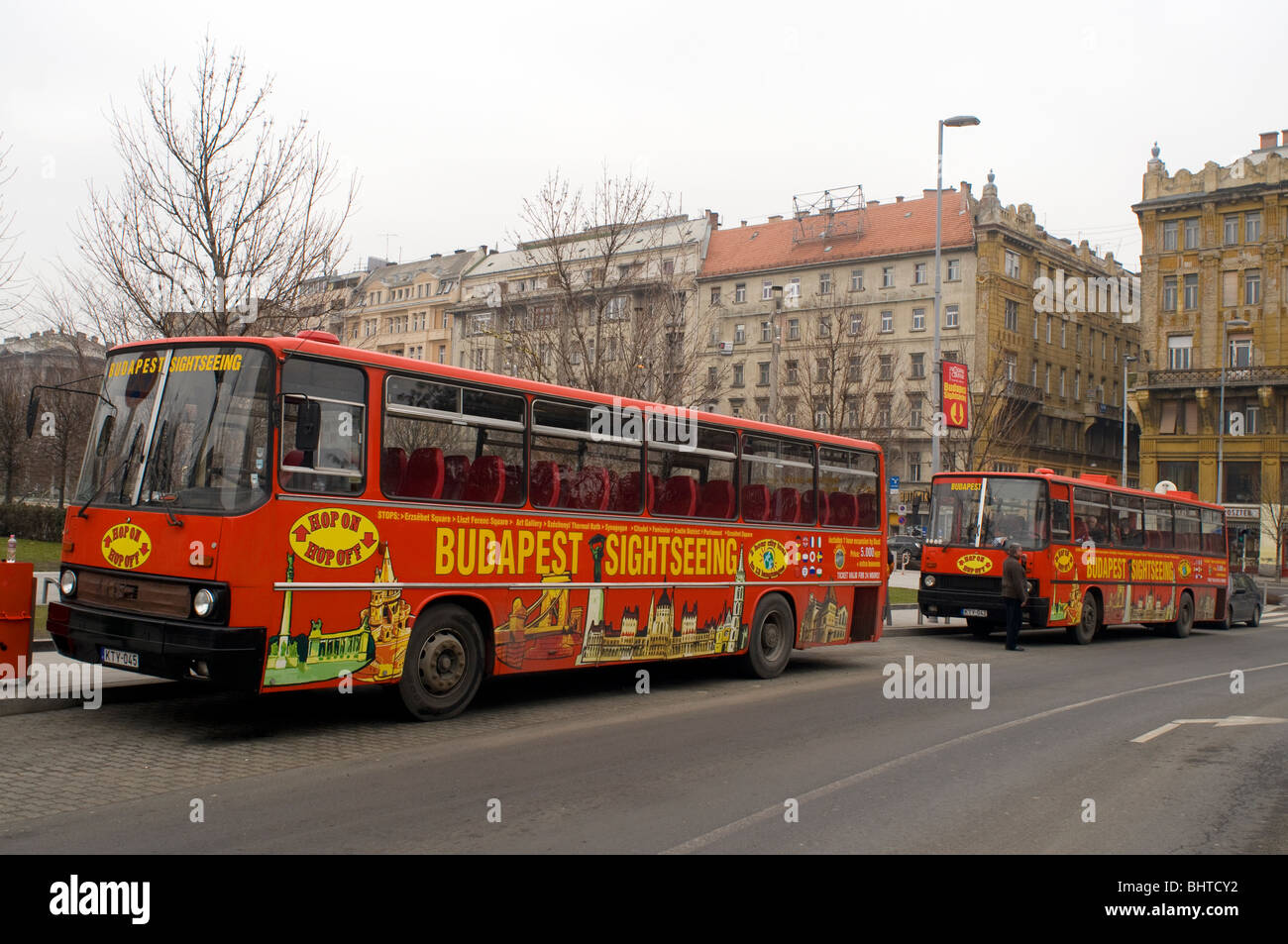 Budapest tourism guide bus red street hi-res stock photography and ...