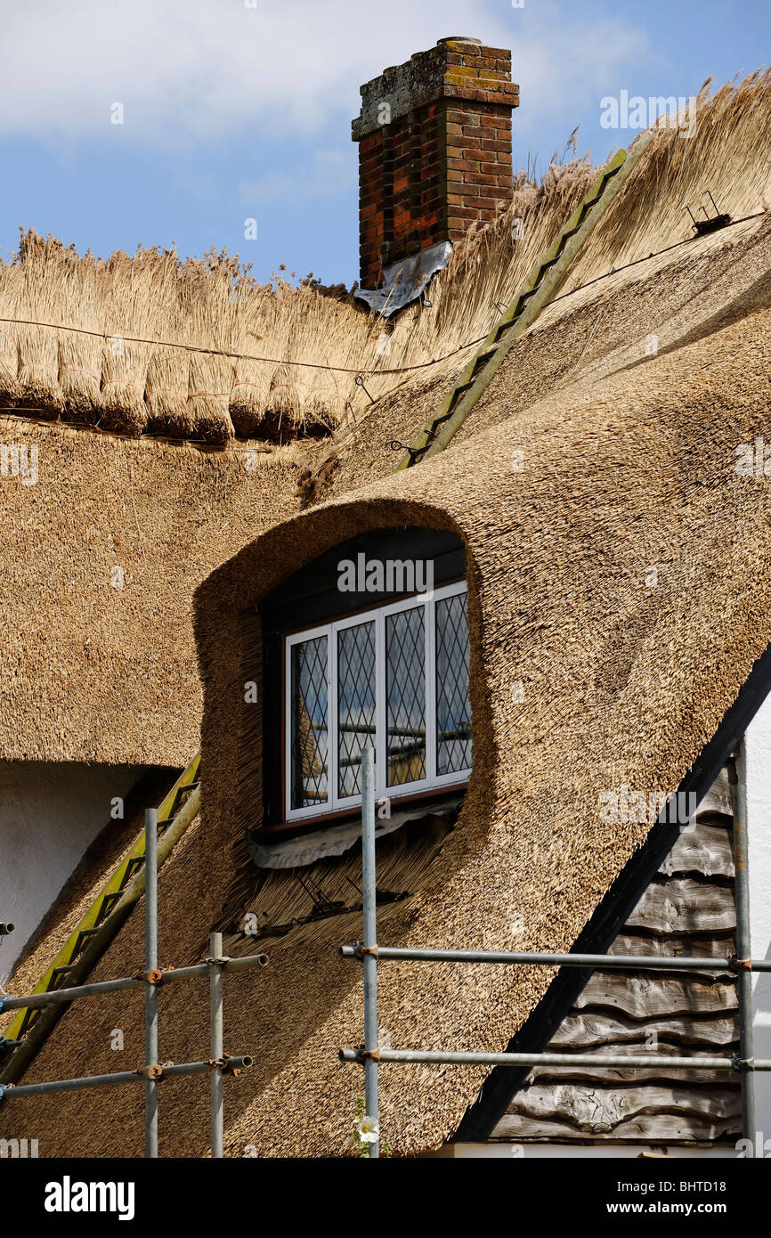 Thatched straw roof hi-res stock photography and images - Alamy