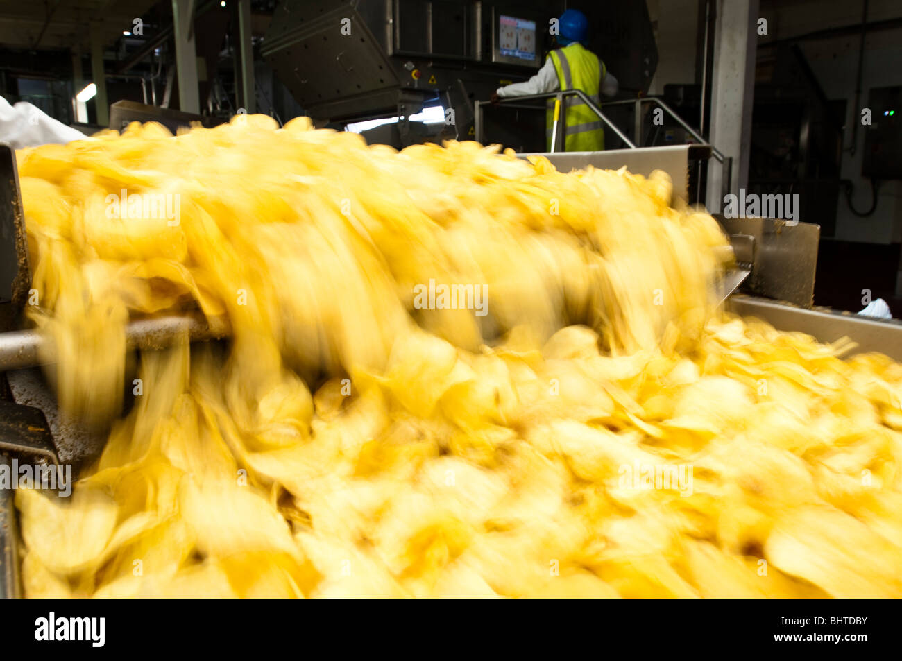 Potato crisps production hi-res stock photography and images - Alamy