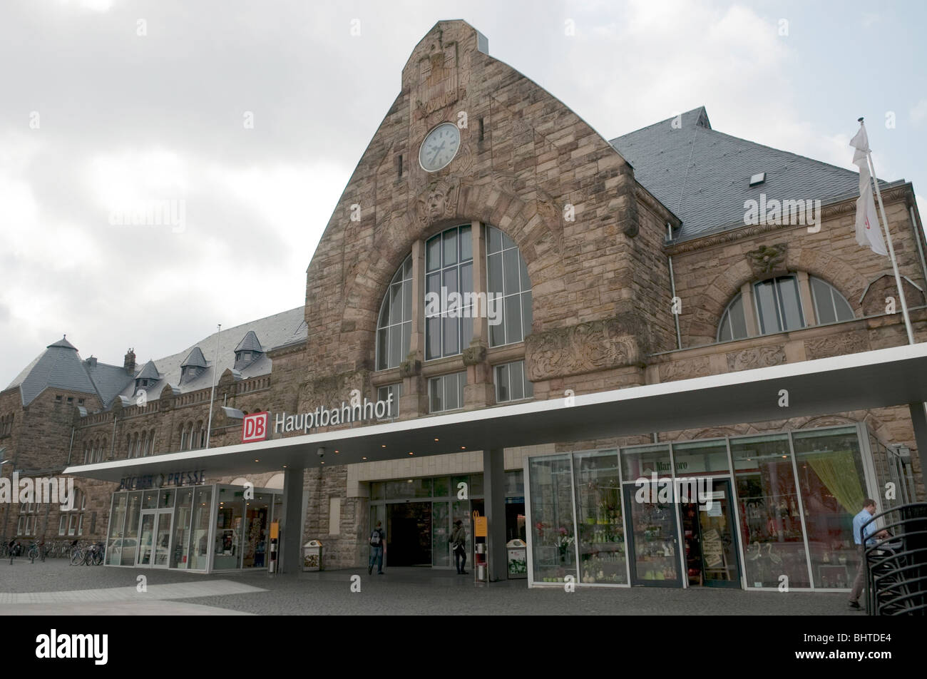 Aachen train station hi-res stock photography and images - Alamy