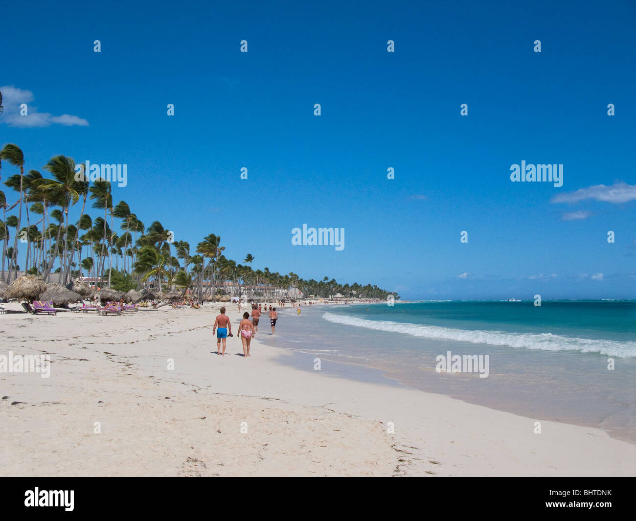 Stroll by beach hi-res stock photography and images - Alamy