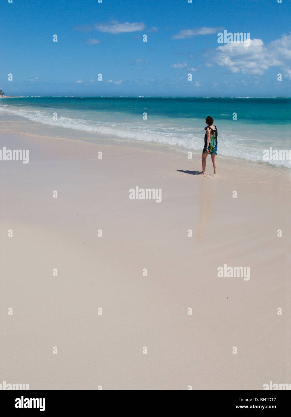 Beach stroll hi-res stock photography and images - Alamy
