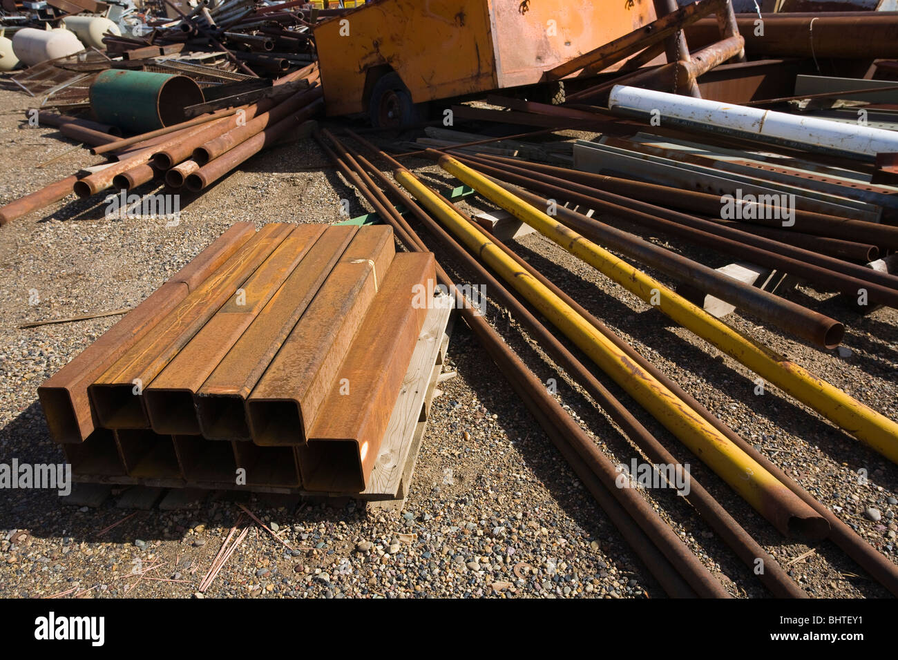 Scrap metal pipe hi-res stock photography and images - Alamy