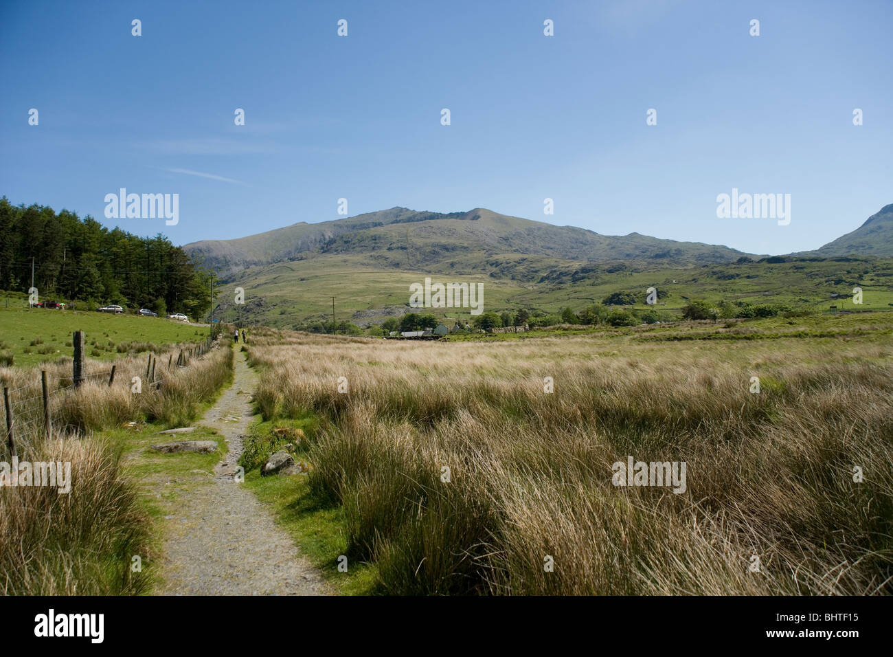 The village of Rhyd Ddu and mount Snowdon in Snowdonia, North Wales ...