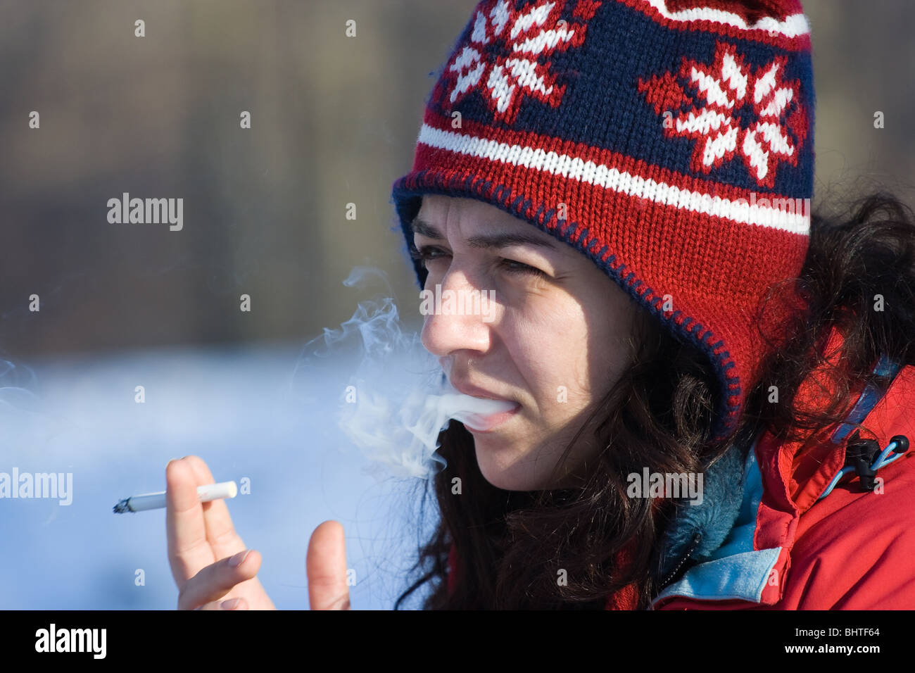 Woman smoking cigarette forest hi-res stock photography and images - Alamy