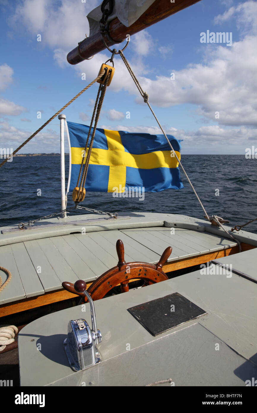 Ship stearing wheel hi-res stock photography and images - Alamy