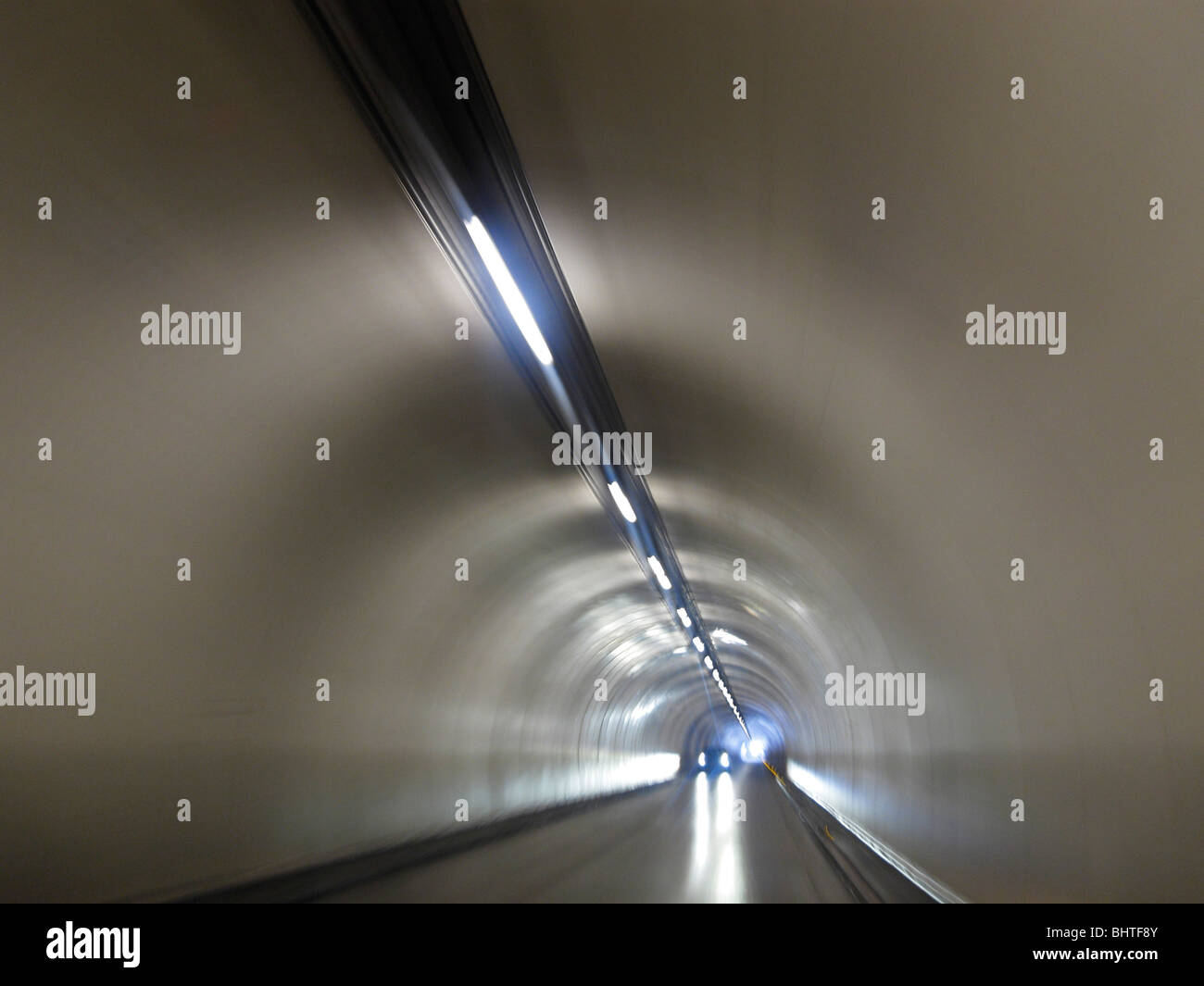 Two tunnel walls hi-res stock photography and images - Alamy