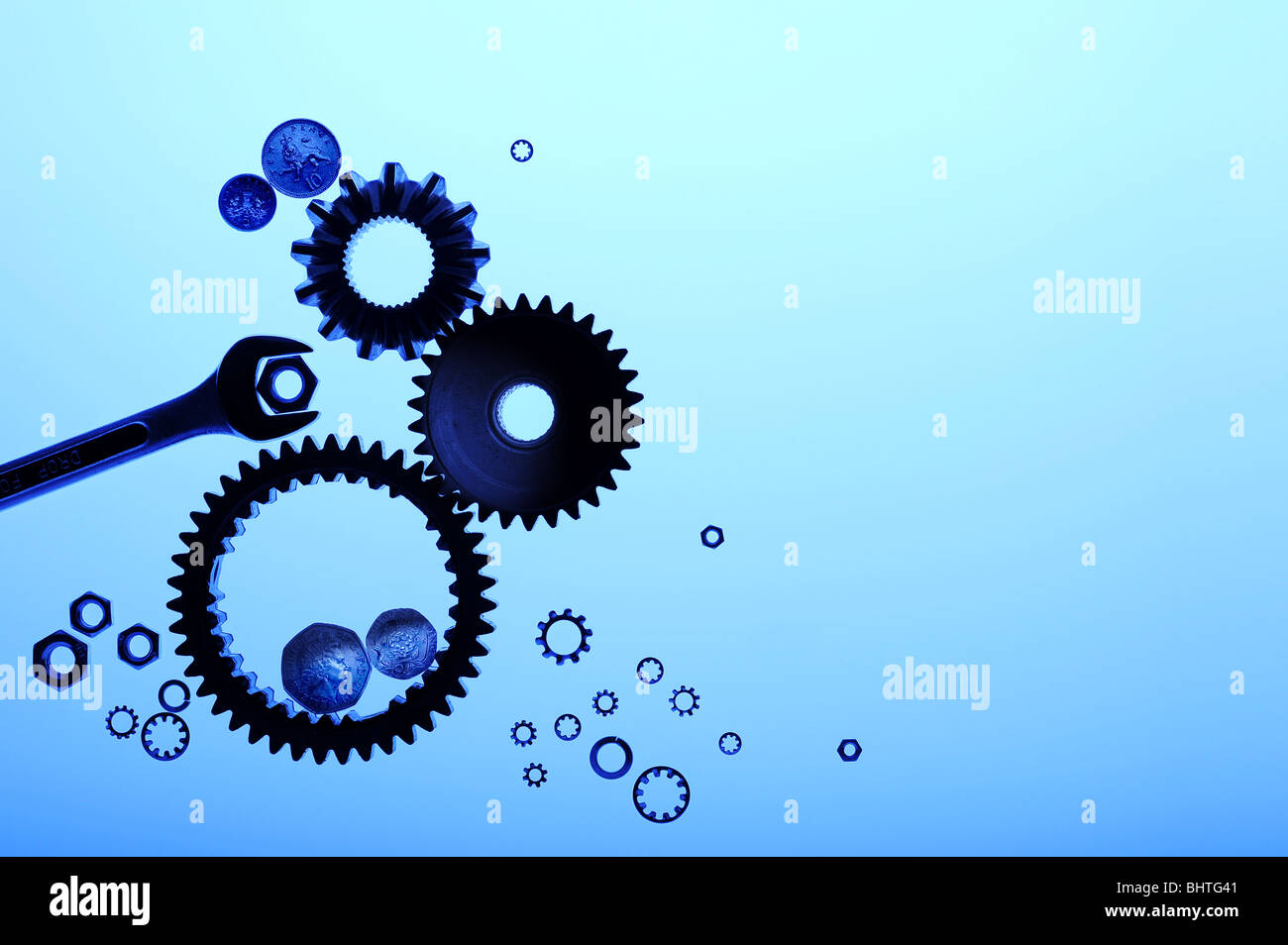 Cogs turning hi-res stock photography and images - Alamy