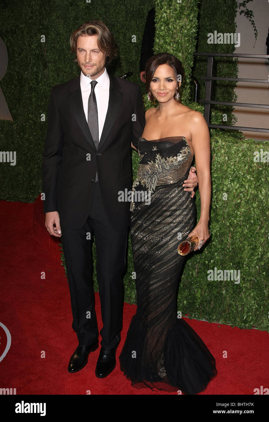 GABRIEL AUBRY HALLE BERRY 2009 VANITY FAIR OSCAR PARTY WEST HOLLYWOOD ...