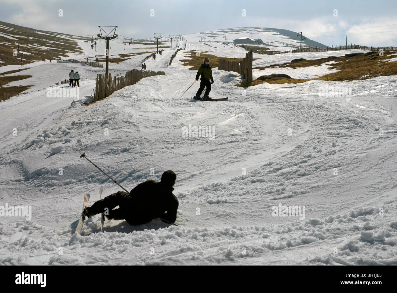 Late season skiing in Corrie na Ciste, on Cairngorm Mountain, Scotland ...