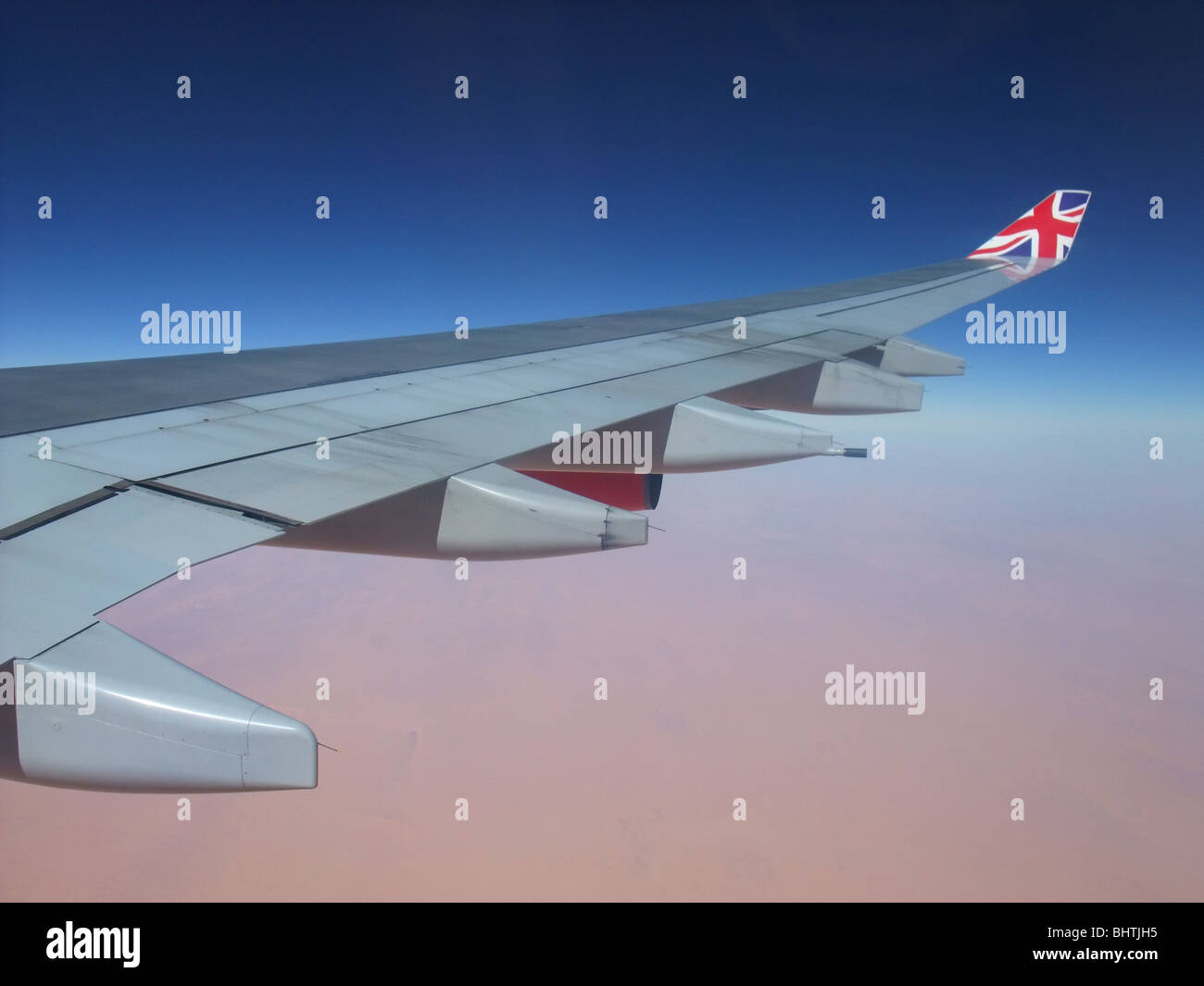 airplane wing in flight a340 airbus Stock Photo - Alamy