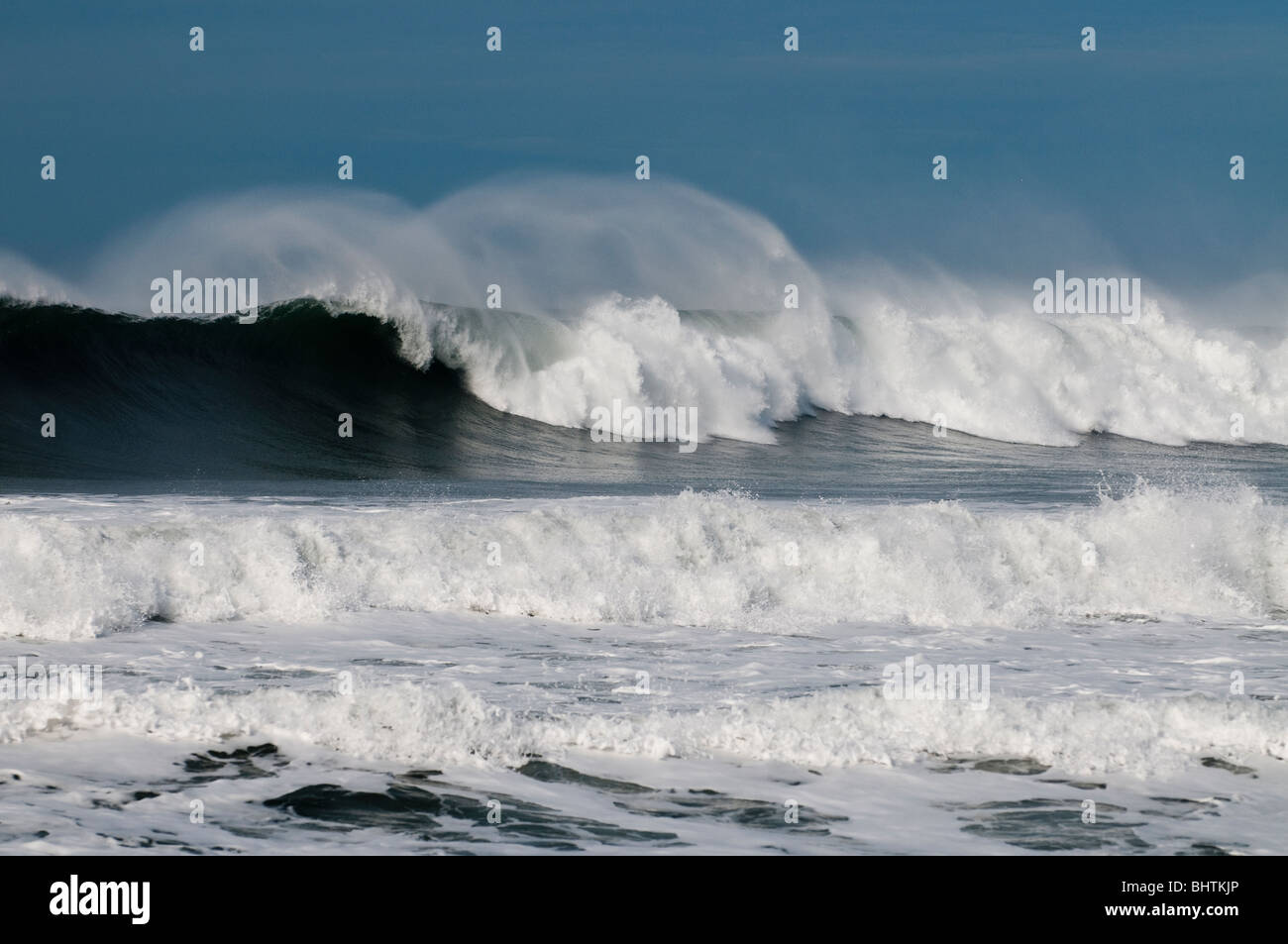 Pacific Ocean Waves crashing Stock Photo - Alamy