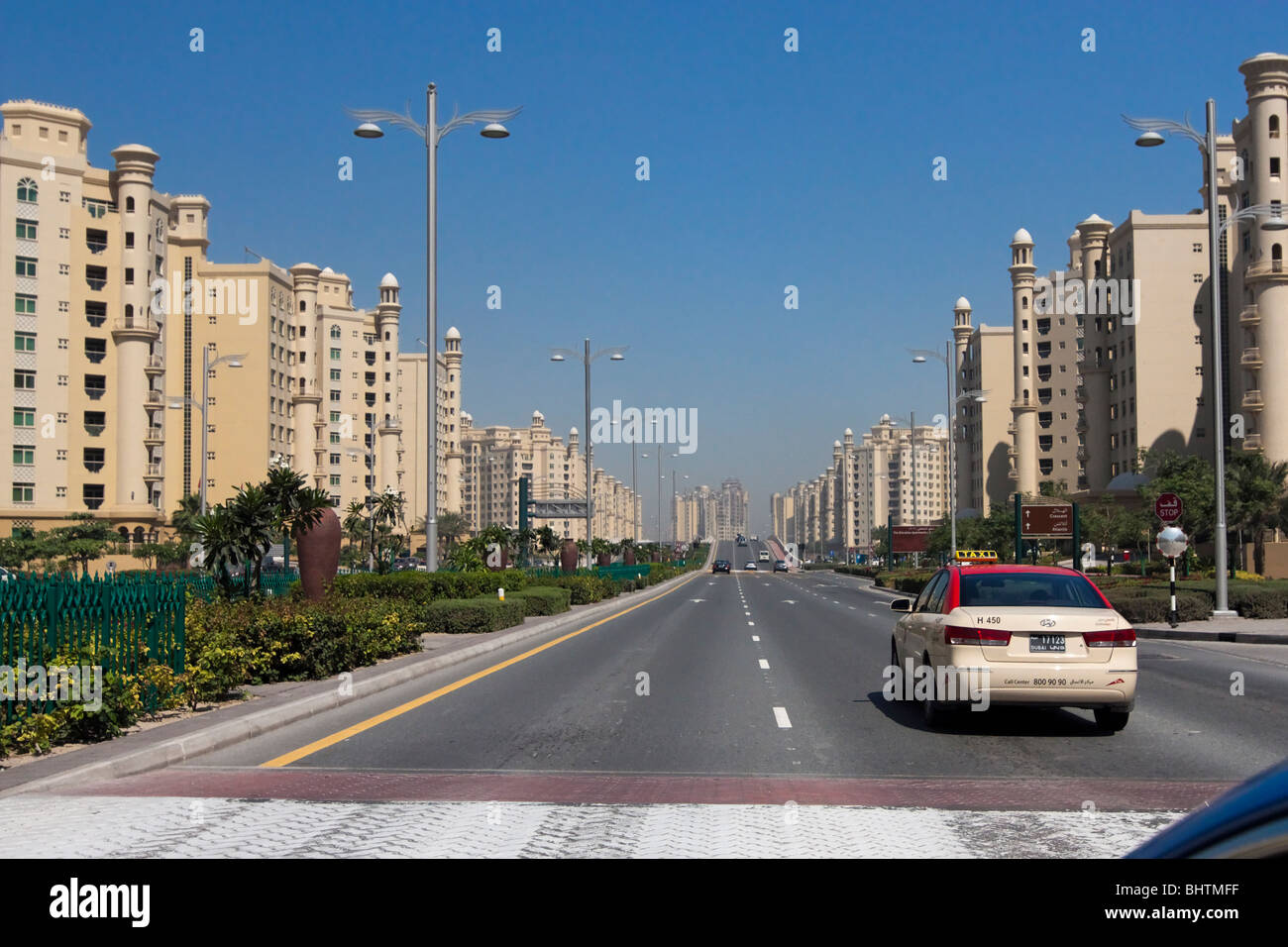 Dubai street view hi-res stock photography and images - Alamy