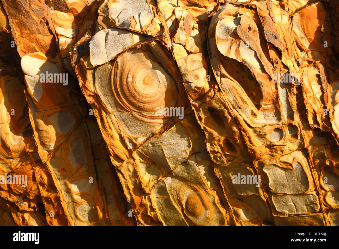 Sedimentary sandstone rock formations at Widemouth Bay,Cornwall ...