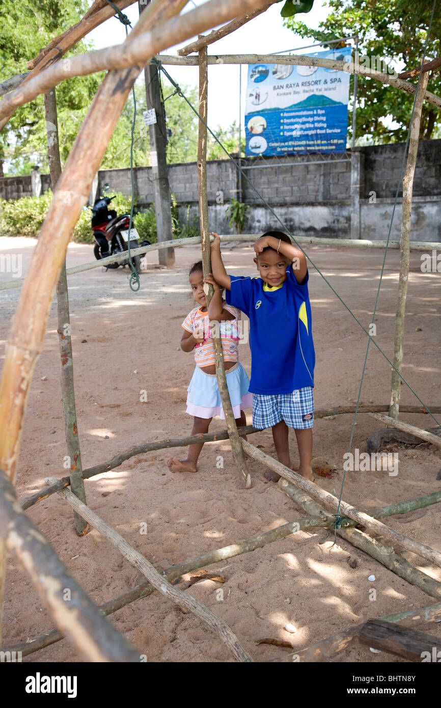 Gypsy children hi-res stock photography and images - Alamy