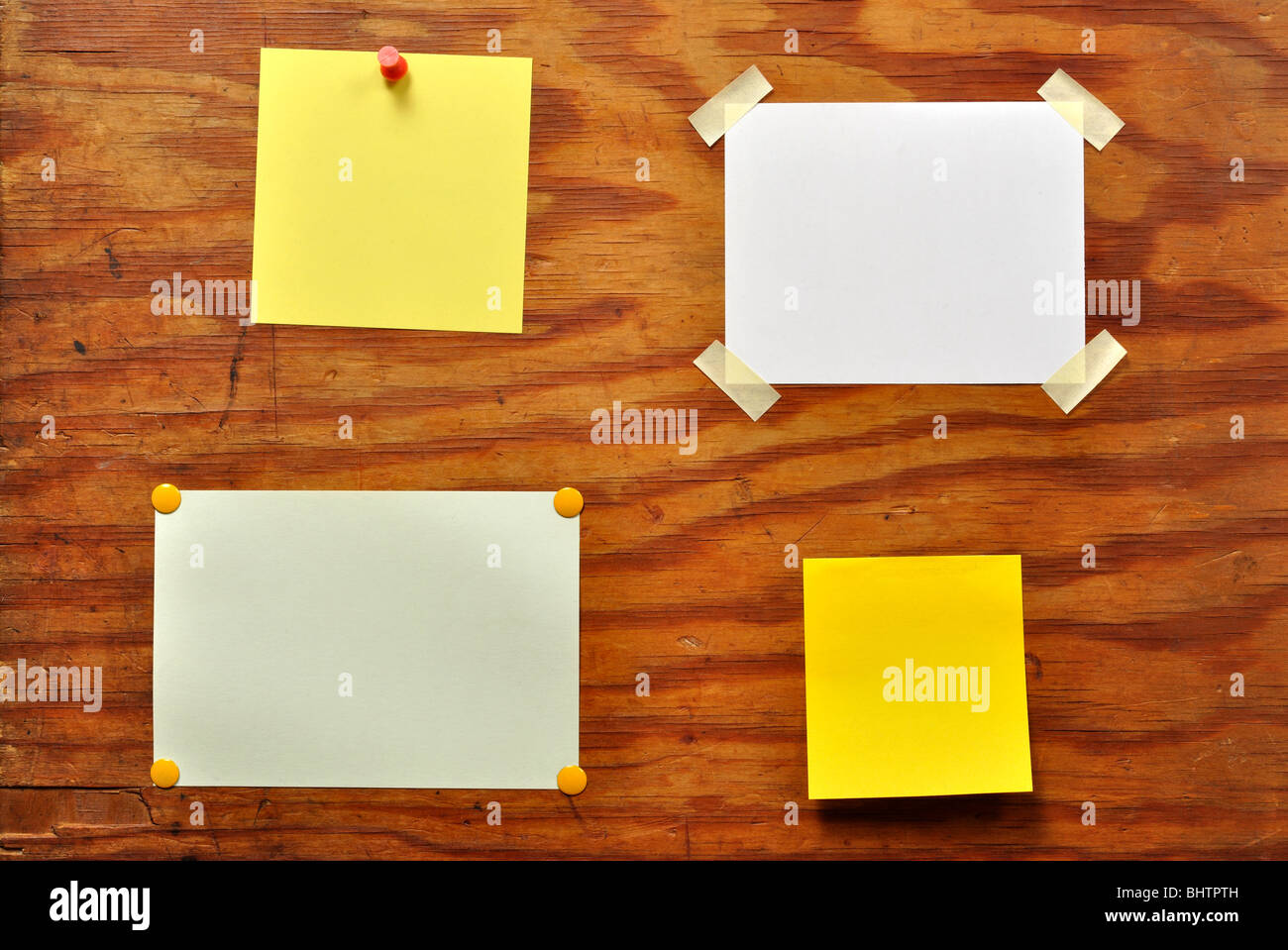 Bulletin board messages hi-res stock photography and images - Alamy