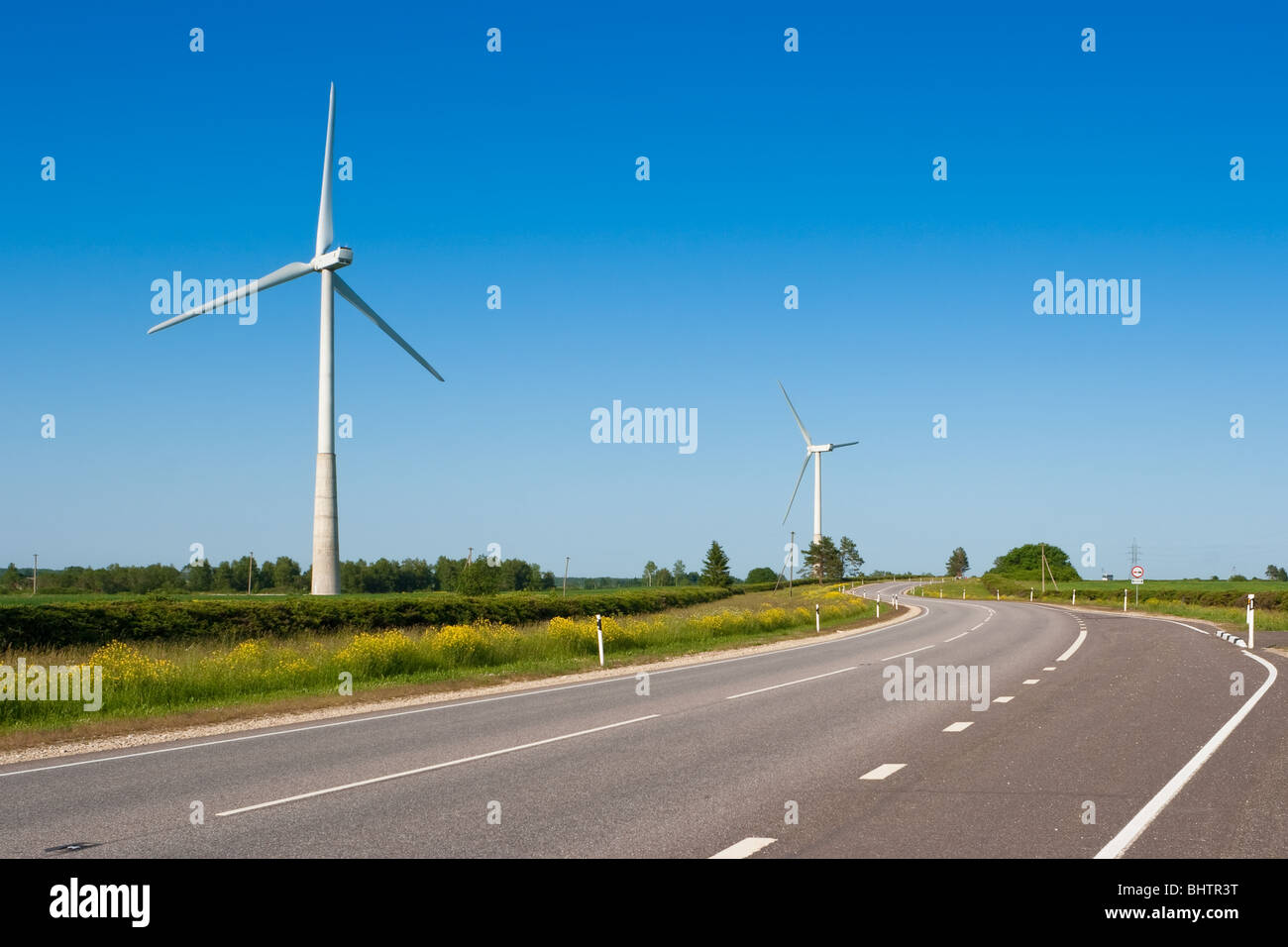 Highway and wind farm hi-res stock photography and images - Alamy