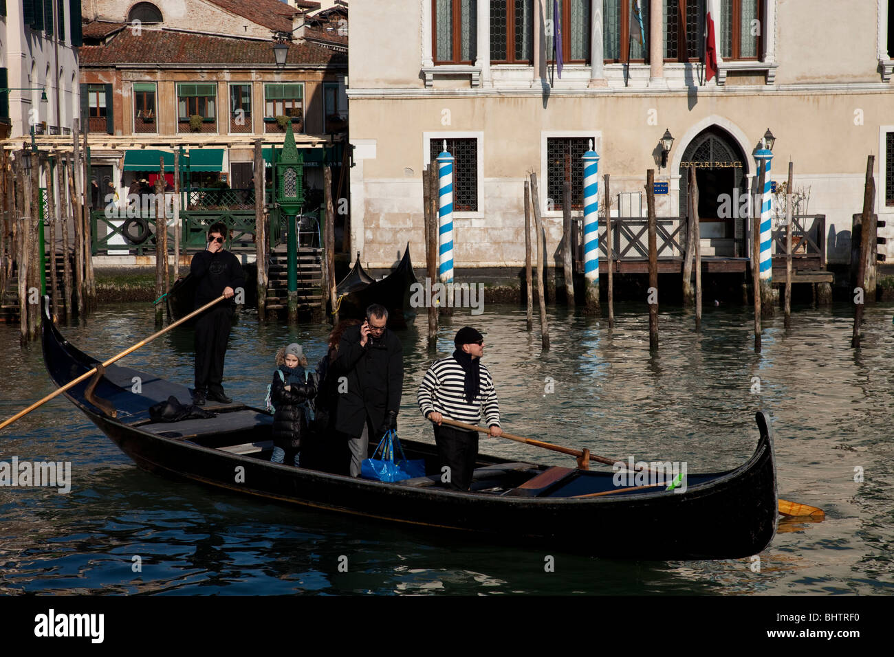 A Traghetto crosses the Grand Canal, Venice, Italy Stock Photo - Alamy