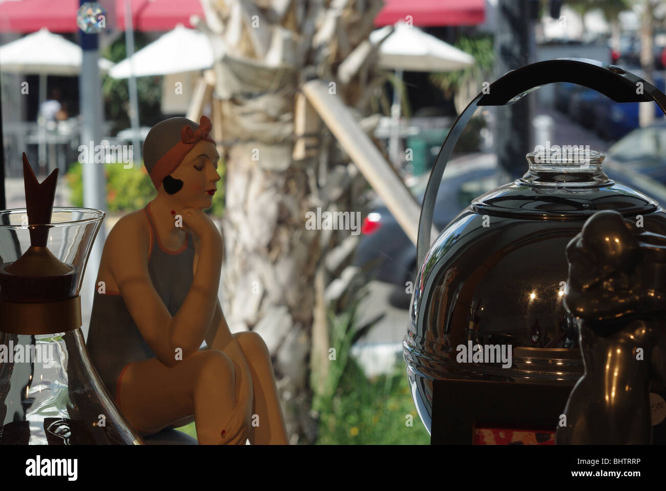 Store window on Ocean drive in Miami Beach, Florida Stock Photo - Alamy