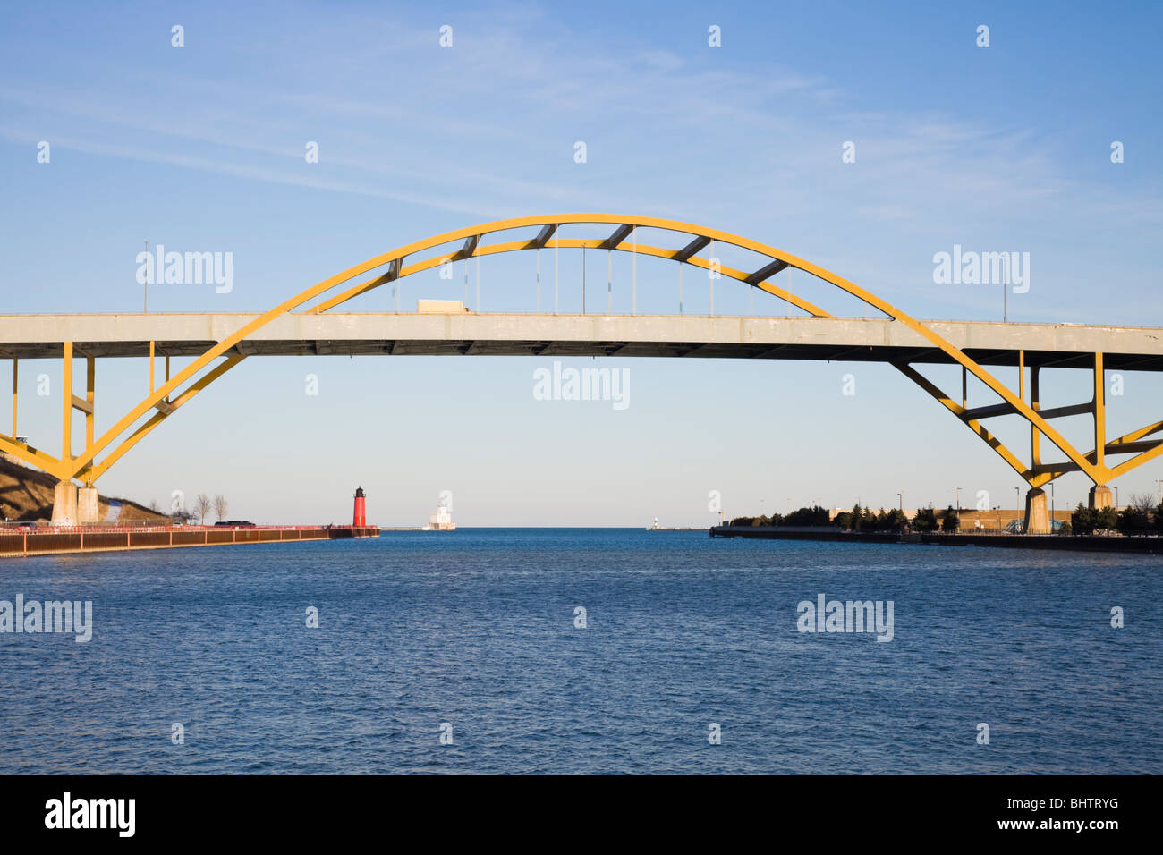 Bridge on Lake Freeway Stock Photo - Alamy