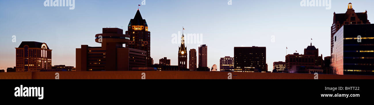 Milwaukee skyline at sunrise hi-res stock photography and images - Alamy
