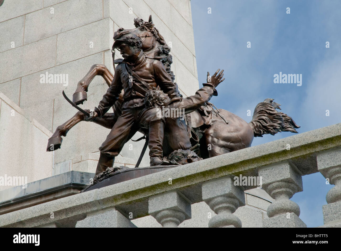 Heroic statues on Lincoln Tomb in Springfield, Illinois Stock Photo - Alamy
