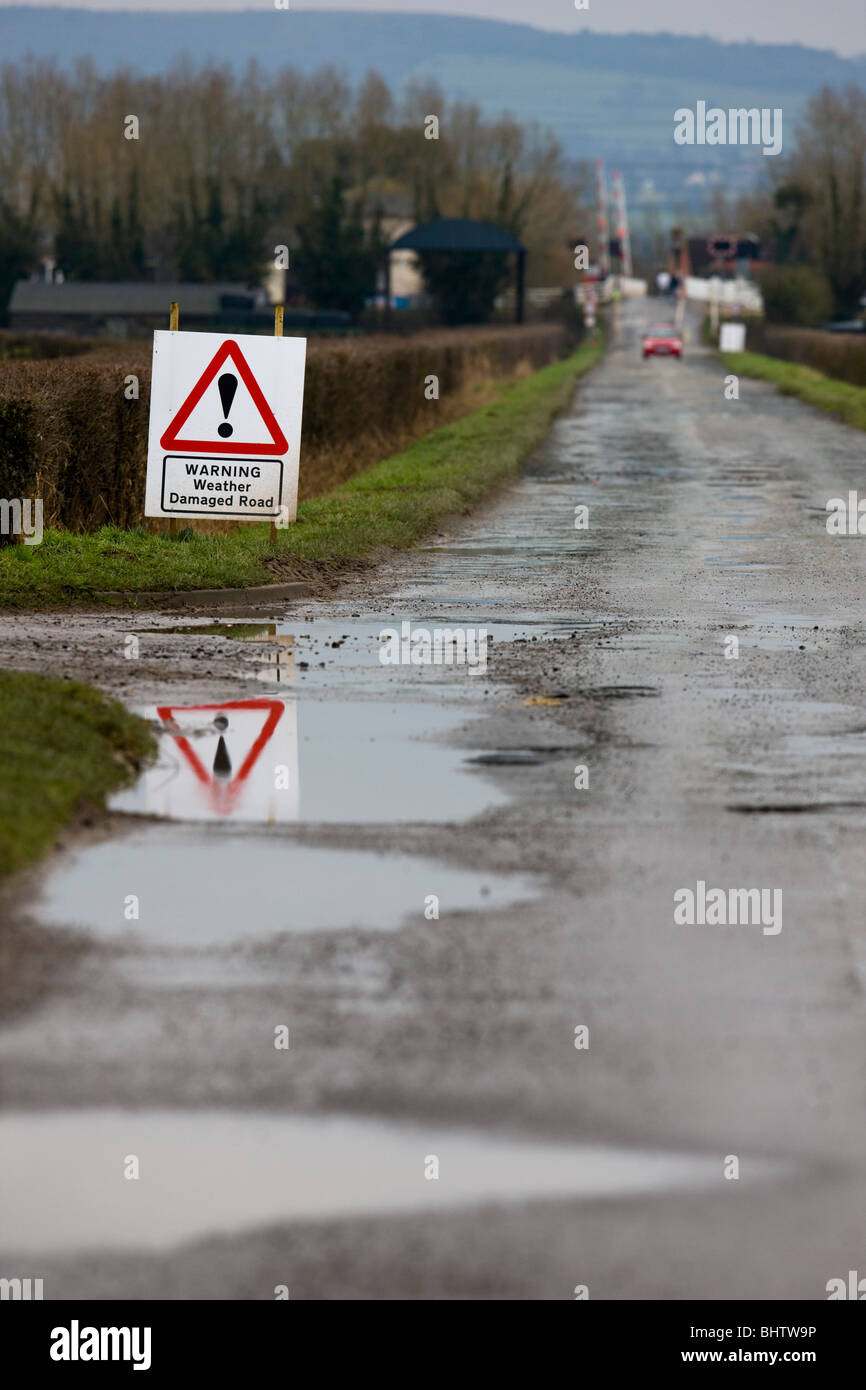 Damaged road sign hi-res stock photography and images - Alamy