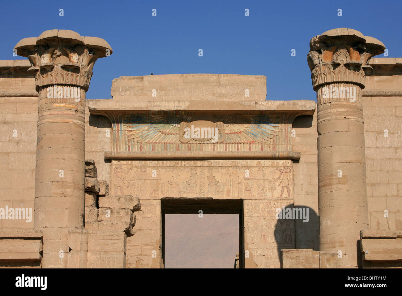 Hieroglyphics in egypt temple medinat habu hi-res stock photography and ...