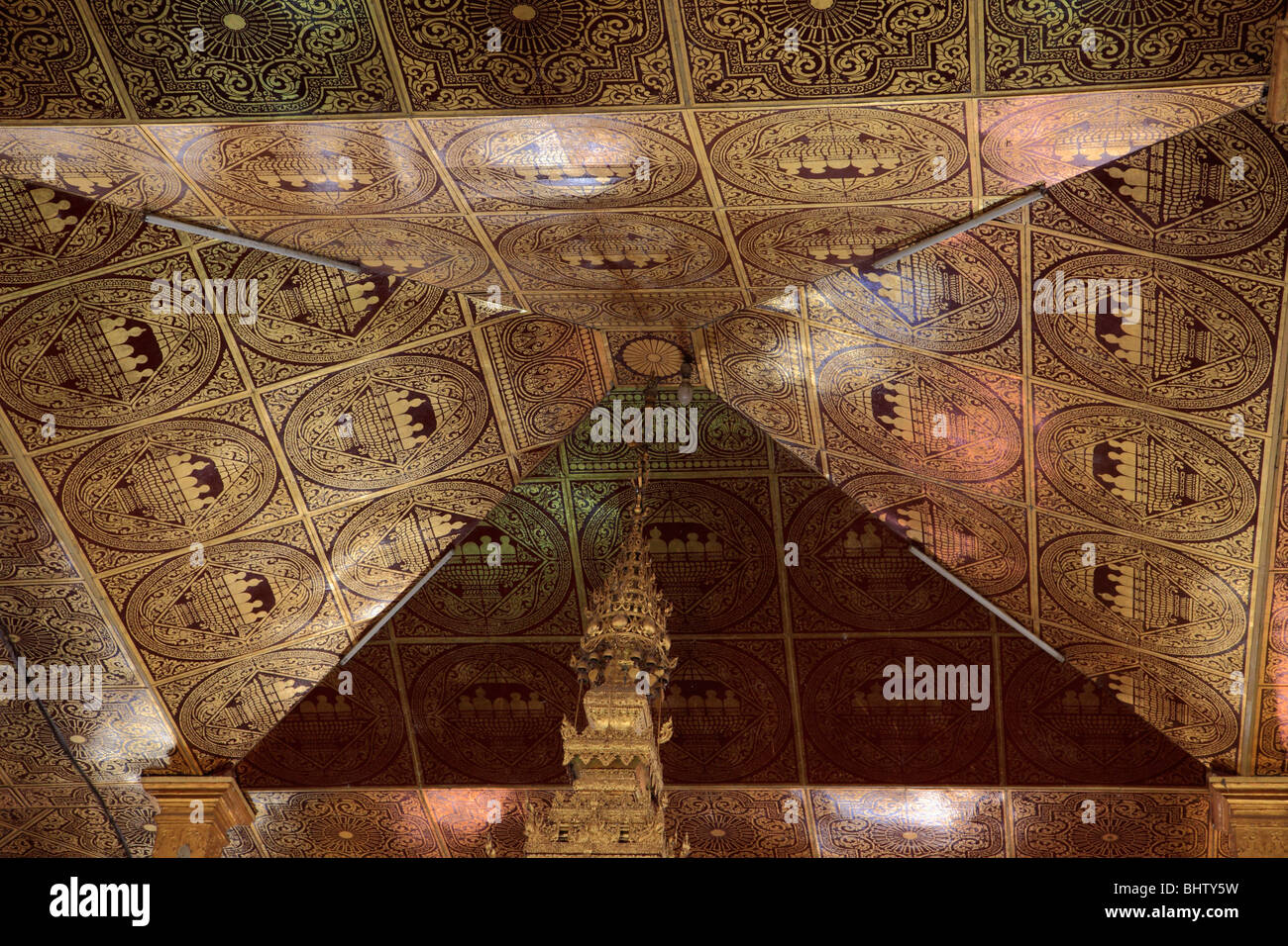 Myanmar, Burma, Inle Lake, Phaung Daw Oo Pagoda, interior, Shan State ...