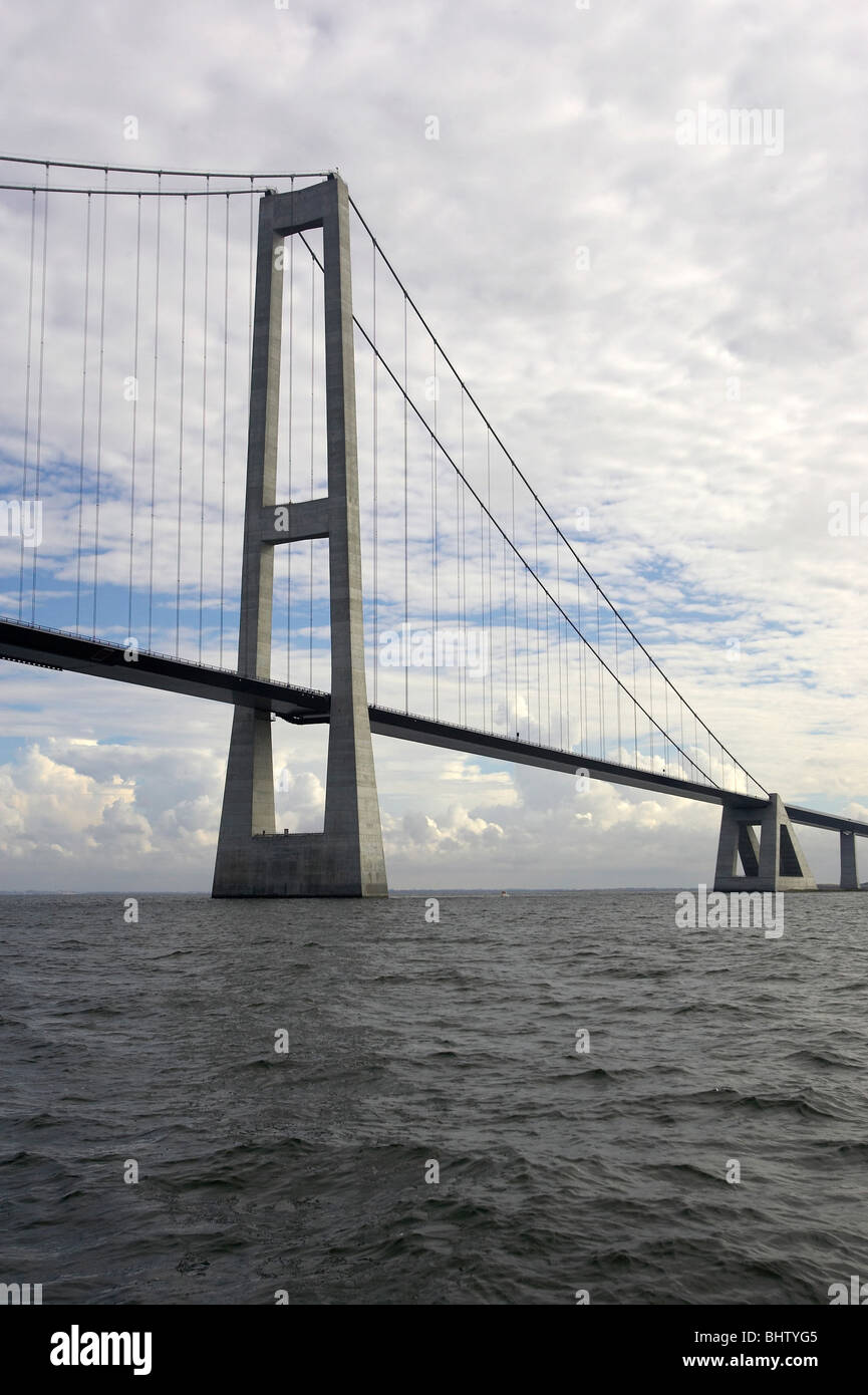 Great fixed link belt hi-res stock photography and images - Alamy