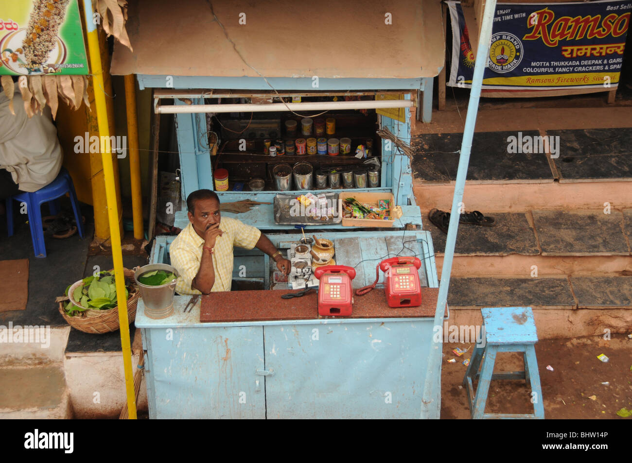 Direct line phone hi-res stock photography and images - Alamy