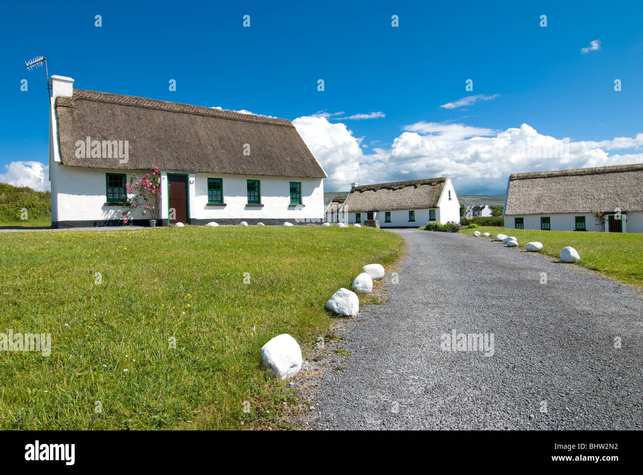 Old irish farmhouse hi-res stock photography and images - Alamy