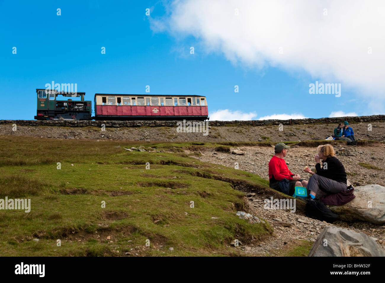 People eating train transportation hi-res stock photography and images ...