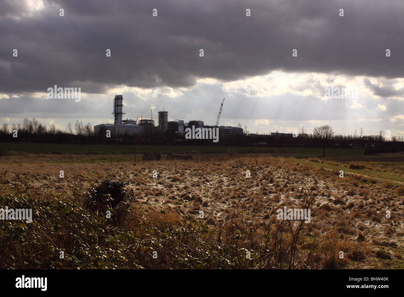 Staythorpe gas fired power station under construction on the river ...