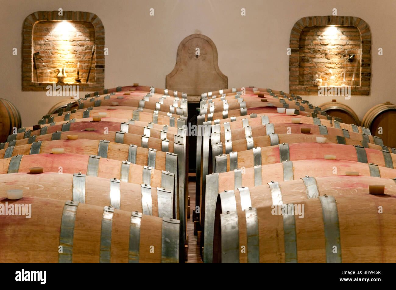 Italian wine cellar row hi-res stock photography and images - Alamy