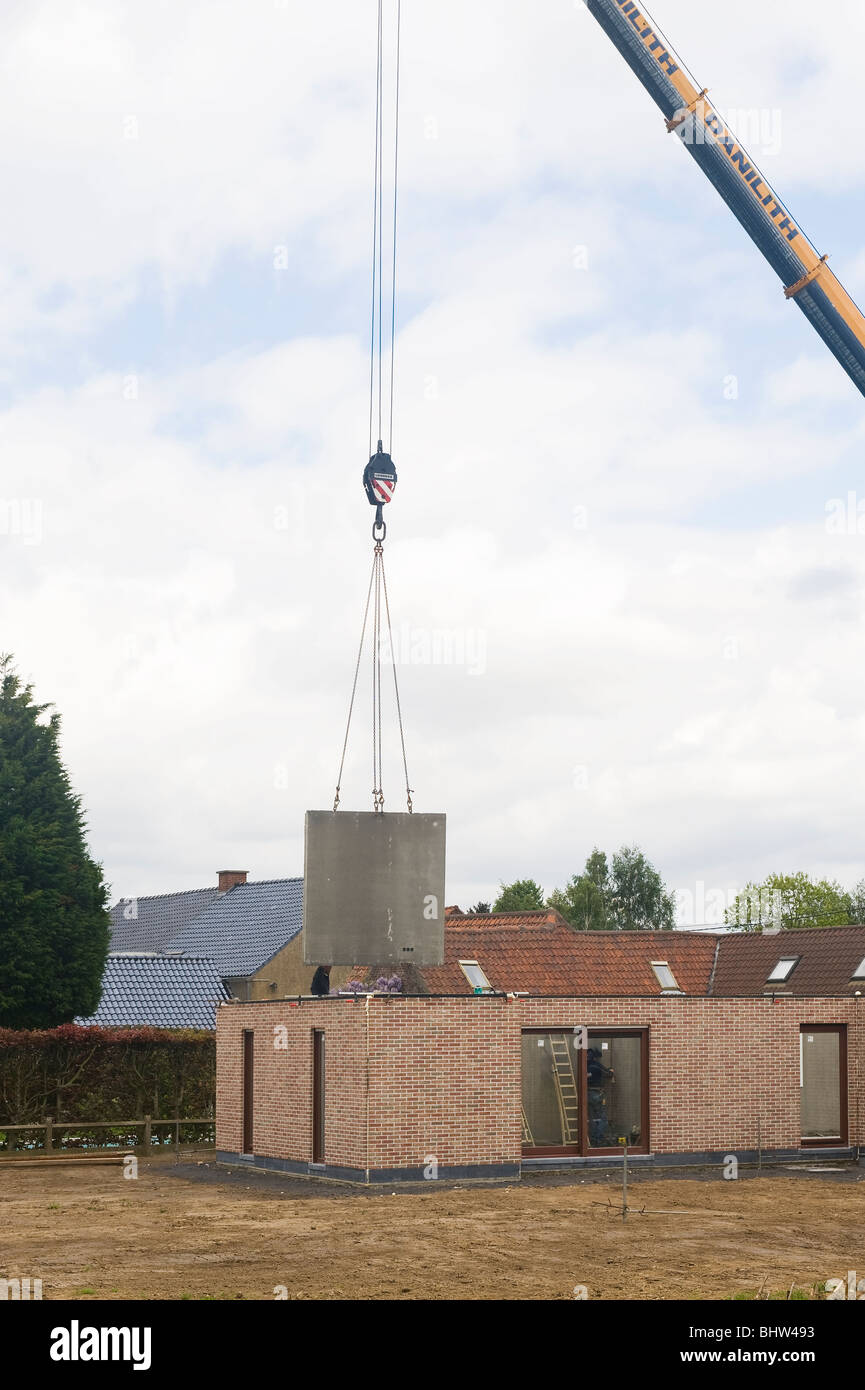 House construction, Wall installation Stock Photo - Alamy