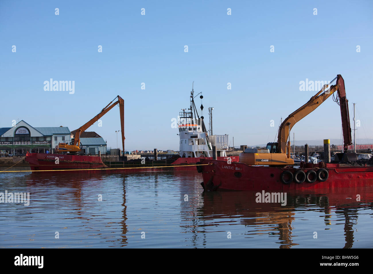 Dredgers hi-res stock photography and images - Alamy