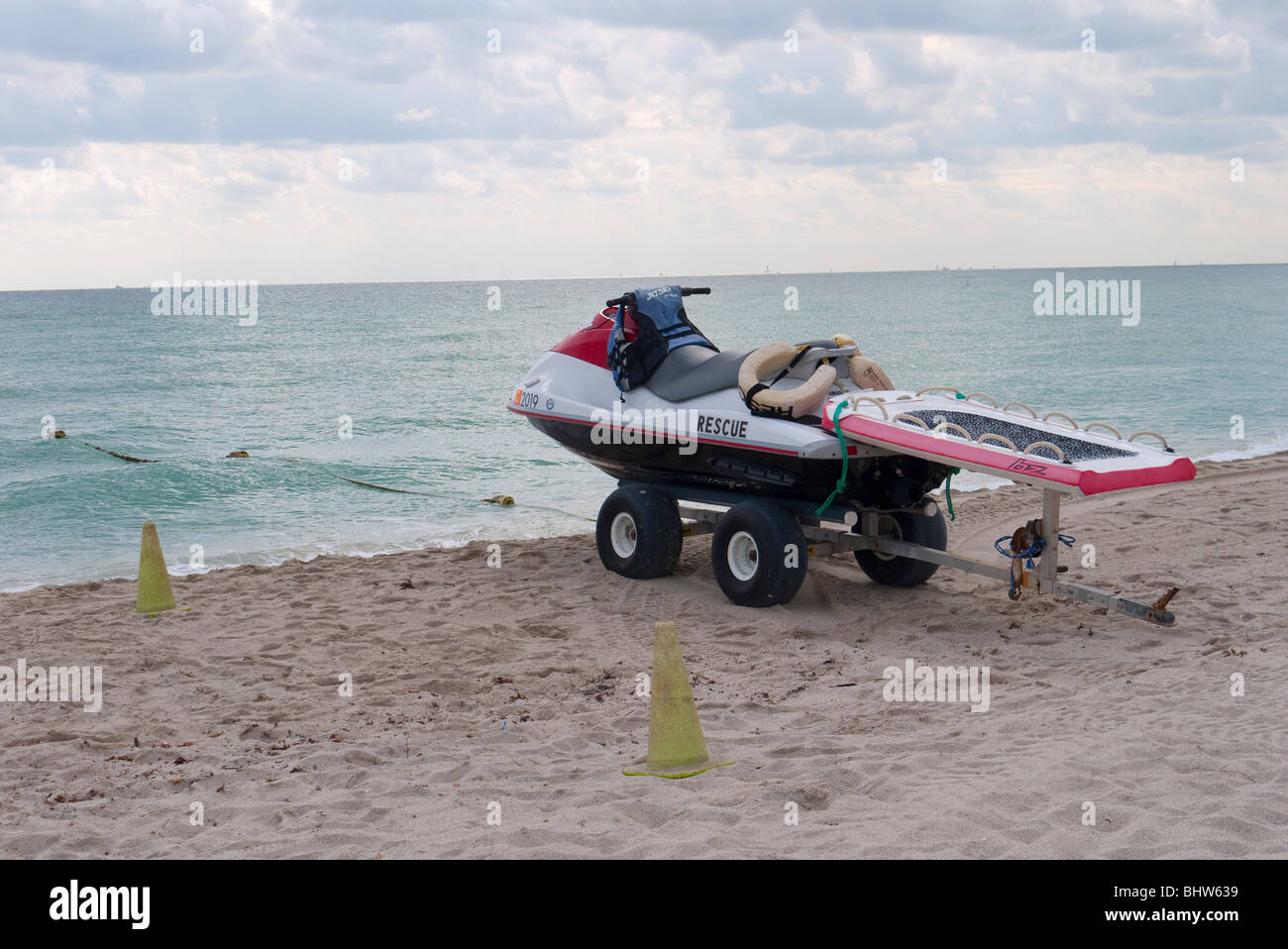 Inshore rescue boat hi-res stock photography and images - Alamy