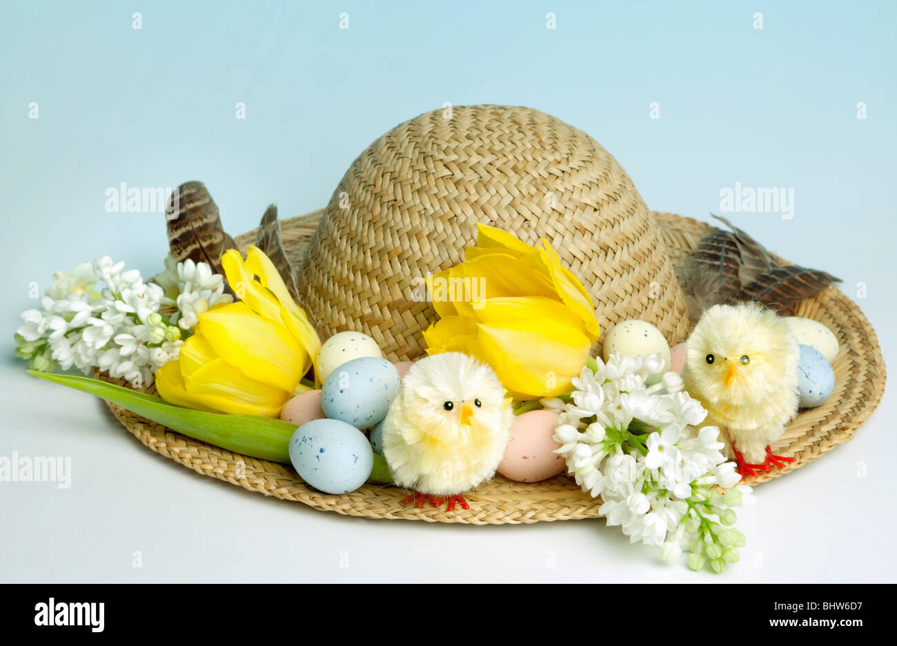 Easter bonnet hi-res stock photography and images - Alamy