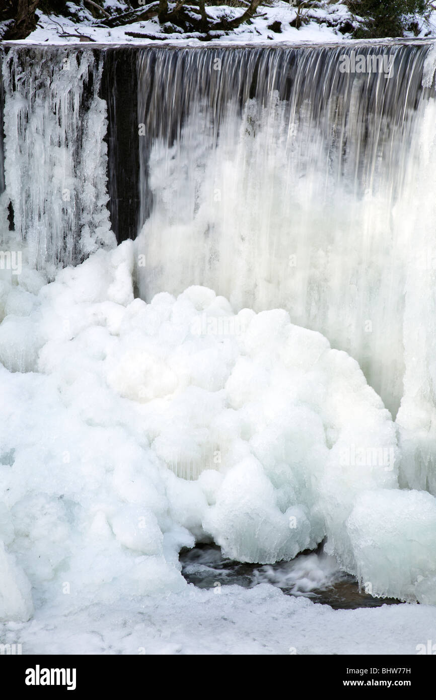 Waterfall on river calder lochwinnoch hi-res stock photography and ...