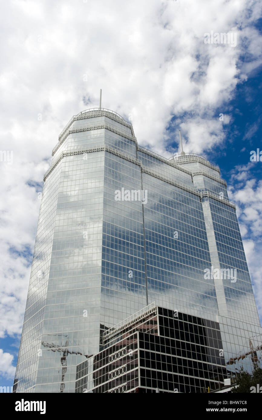 Round glass modern building hi-res stock photography and images - Alamy