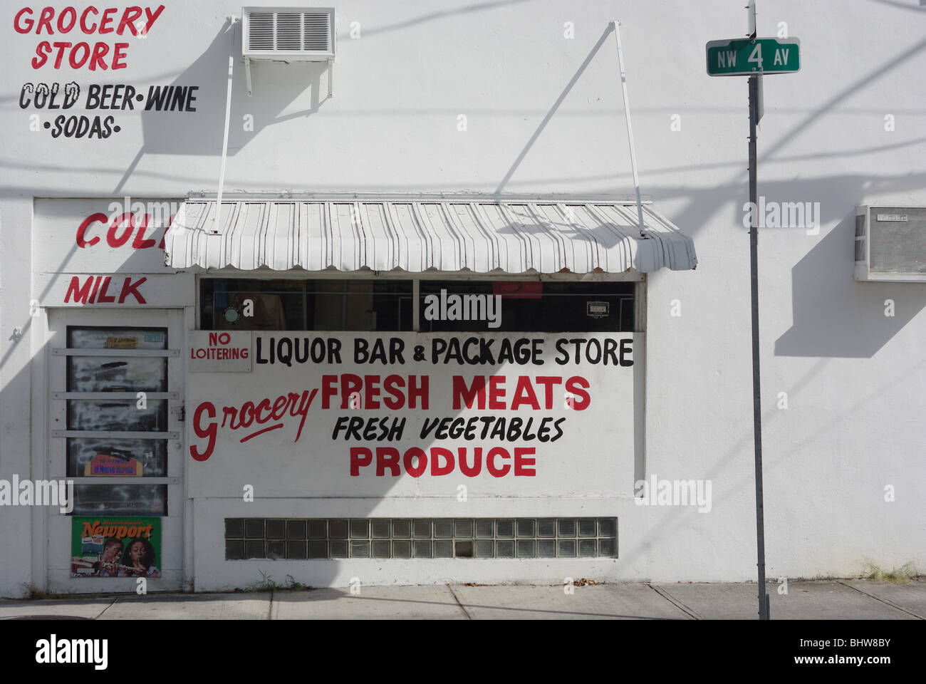 Grocery storefront hi-res stock photography and images - Alamy