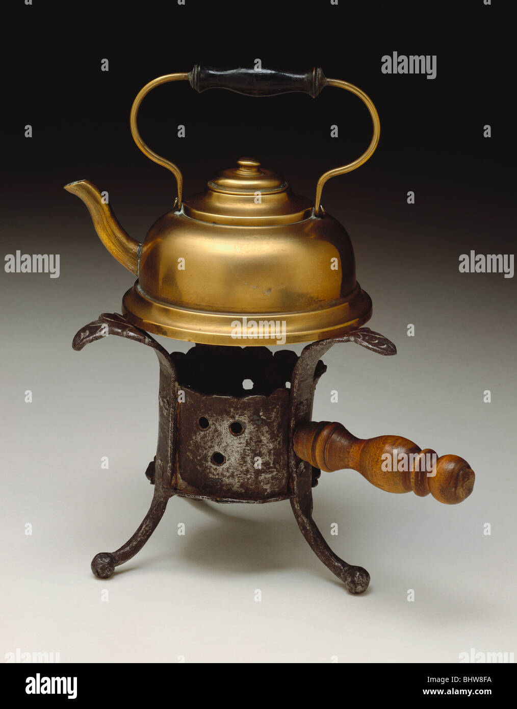 Kettle stand hi-res stock photography and images - Alamy