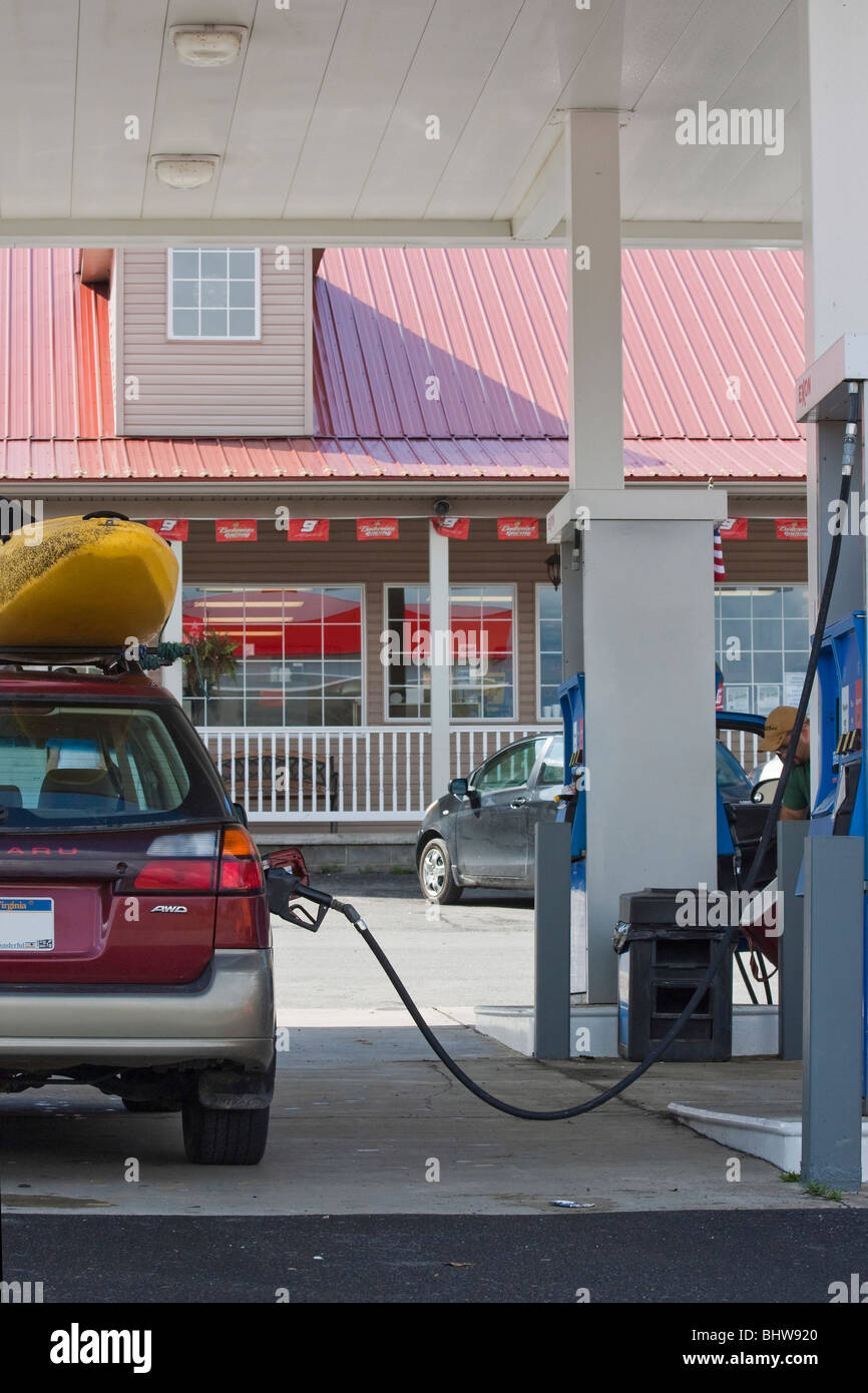 Gas station forecourt hi-res stock photography and images - Alamy