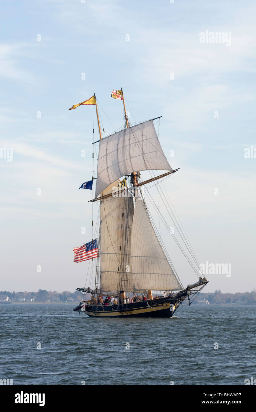 Baltimore clipper ship hi-res stock photography and images - Alamy